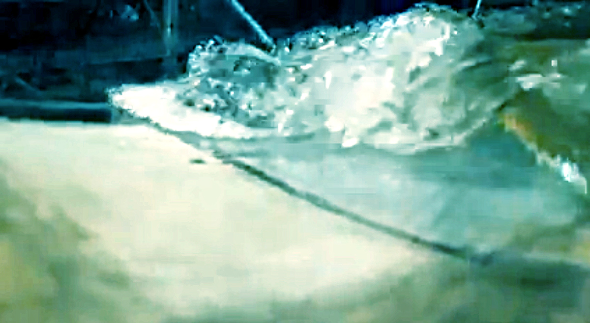 The Perfect Artificial Wave That Barrels in Rivers and Wave Pools ...